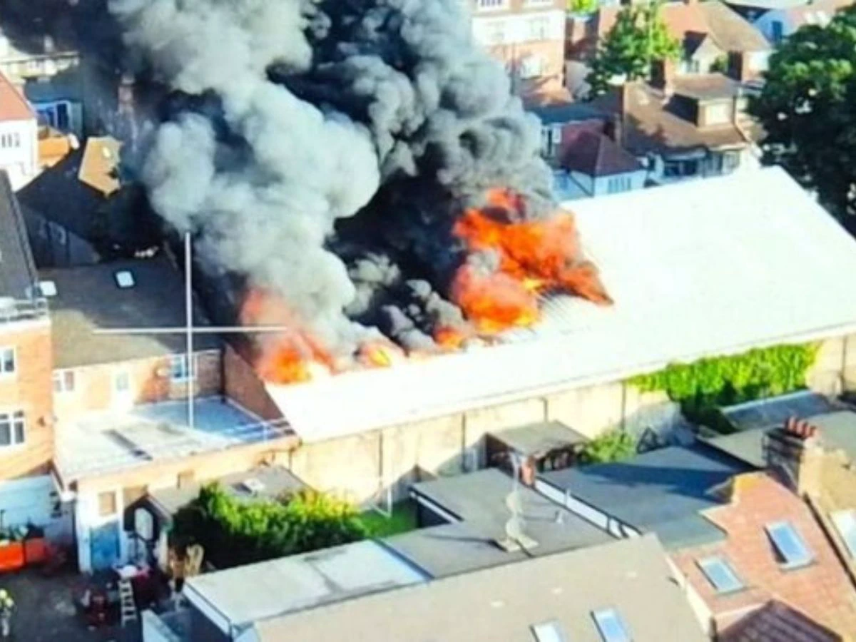 Massive Fire Breaks Out Behind Jewish Supermarket In North London ...