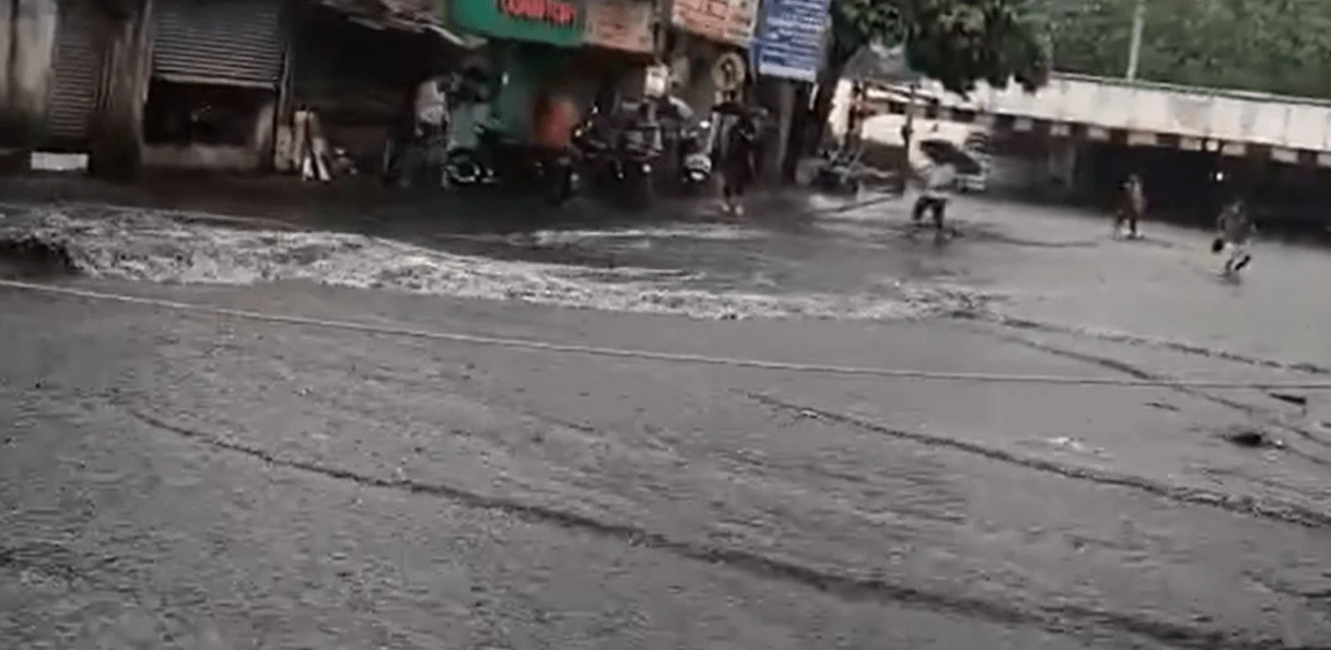Mumbai: MNS Leader Yashwant Killedar Targets BMC Over Waterlogging ...