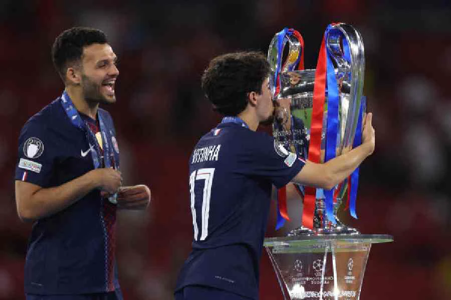 PSG outlast Arsenal in Champions League final as Enrique seals another ...