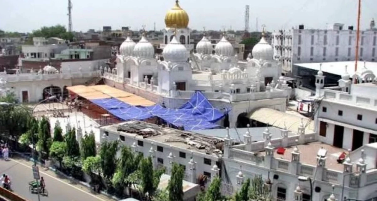 Fire breaks out at Amritsar gurdwara, mishap averted | Dailyhunt