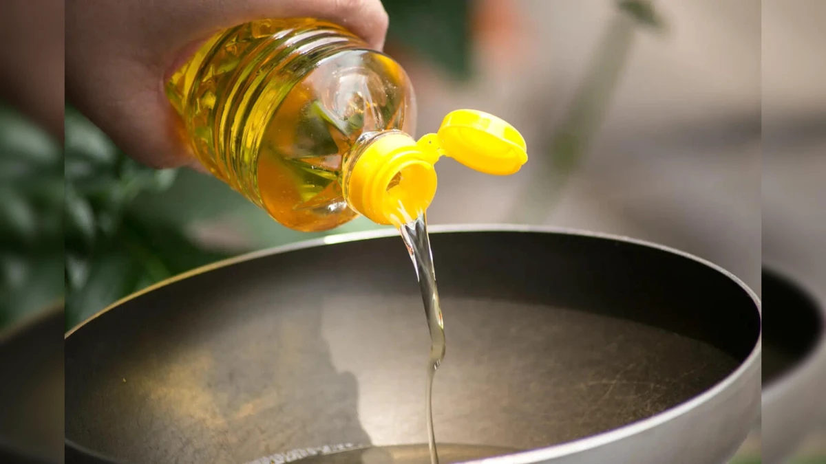 World Food Safety Day: Signs Your Cooking Oil May Be Unsafe To Use ...