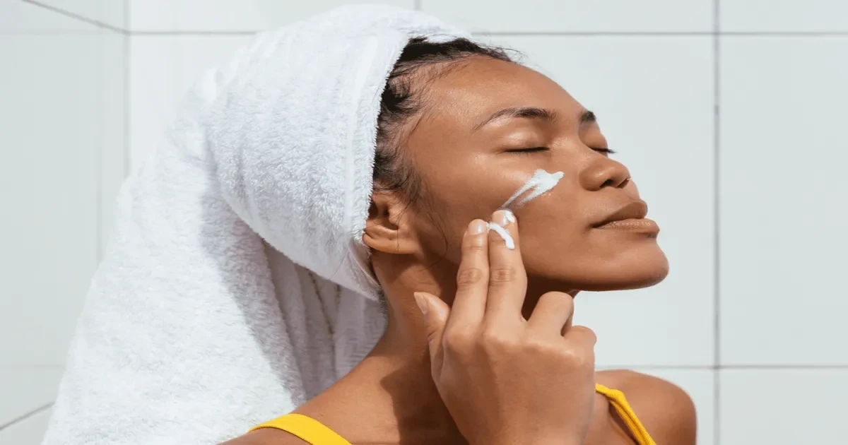 Dermatologist Recommends 2-Finger Rule To Ensure Proper Sunscreen ...