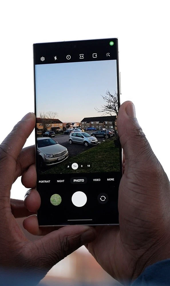 Best Camera Phones for Instagram Creators | Dailyhunt