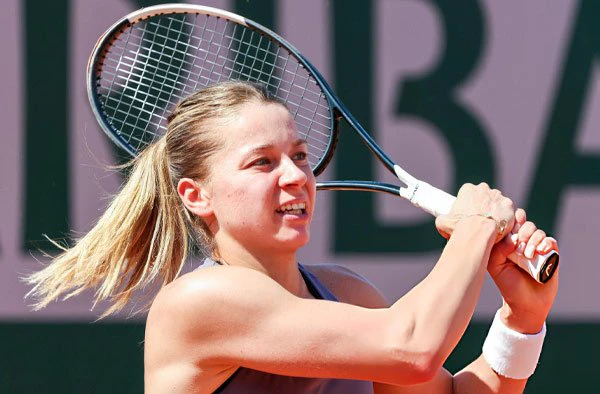 World No. 114 Maja Chwalinska Beats Olympic Champion Zheng Qinwen 6-4 6 ...