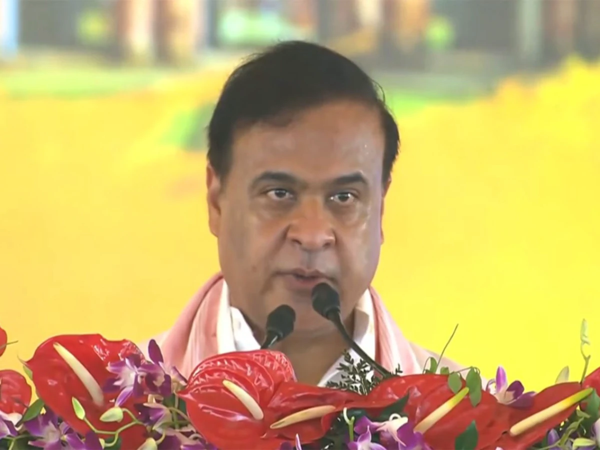 Himanta Biswa Sarma sworn in for second term as Assam Chief Minister ...