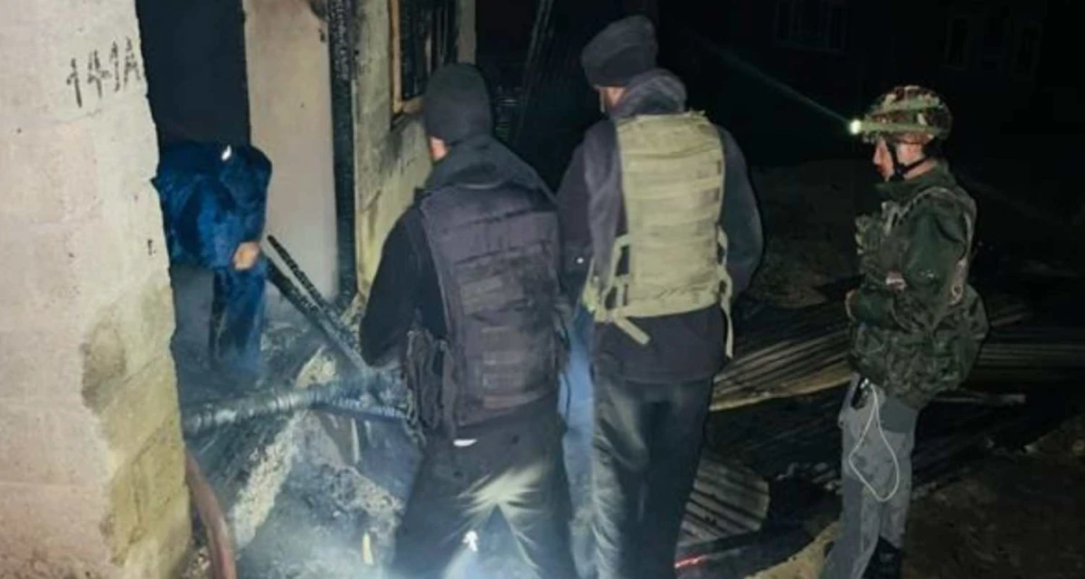 Indian Army's swift action prevents major fire in north Kashmir | Dailyhunt