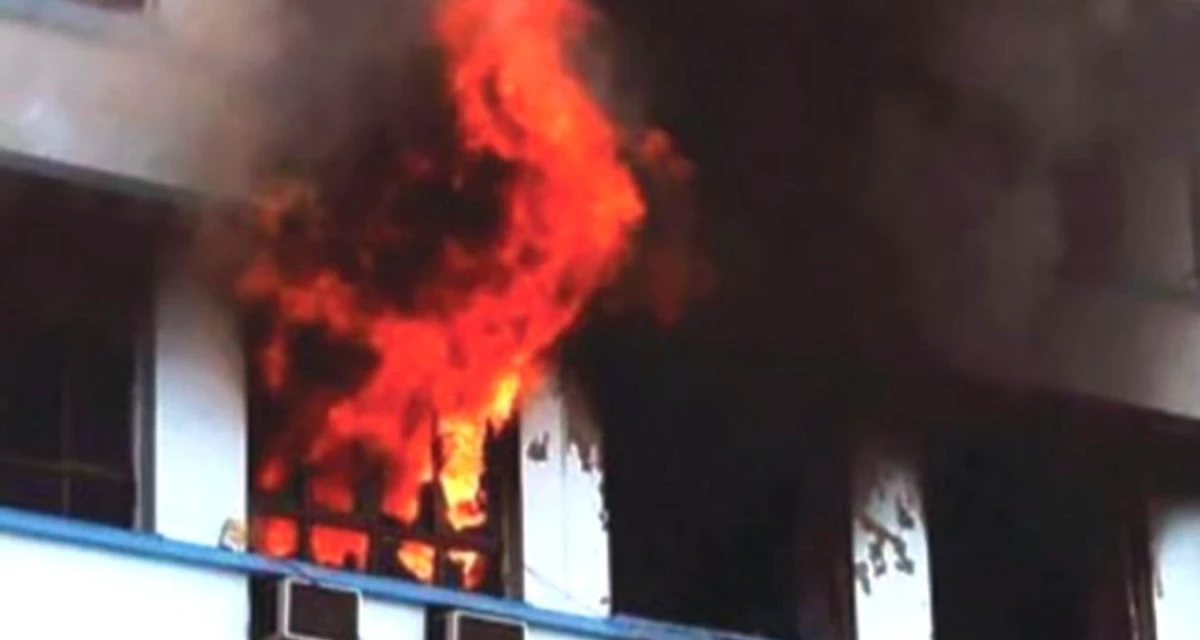 Fire breaks out at Chandigarh GMSH-16 blood bank | Dailyhunt