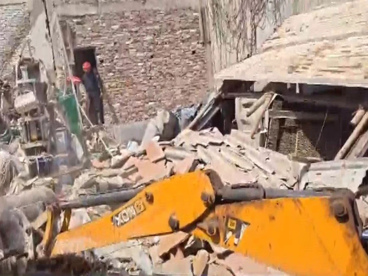 Delhi House collapse injury toll rises to 10; search operations ongoing ...