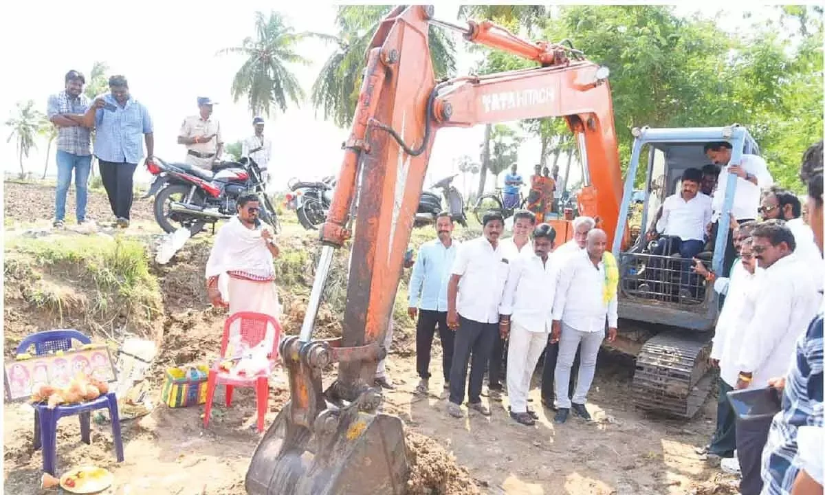 Farmers' welfare govt's goal: Minister Kollu | Dailyhunt