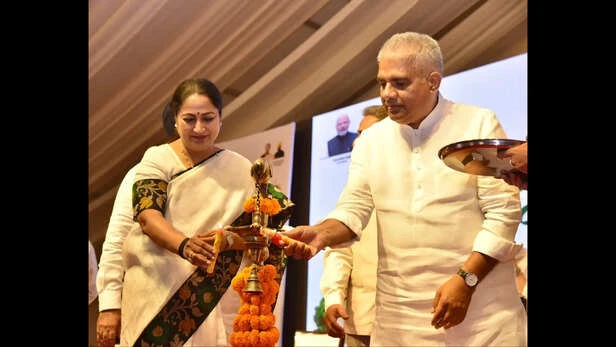 Delhi launches major green restoration drive to tackle dust pollution ...
