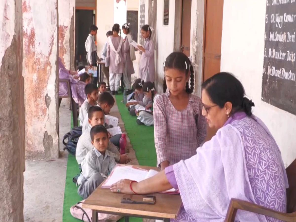 J-K: Students face safety crisis as govt middle school in Manglian ...