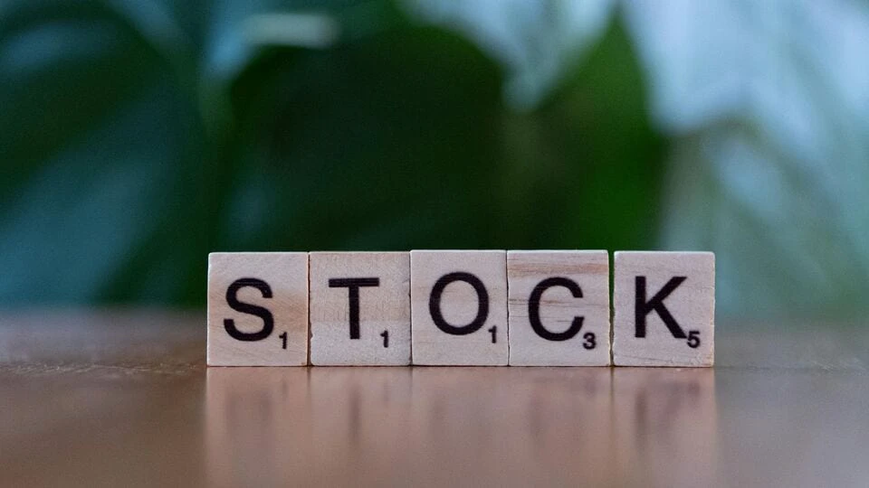 Equity MFs investing in energy stocks turn chart toppers | Dailyhunt