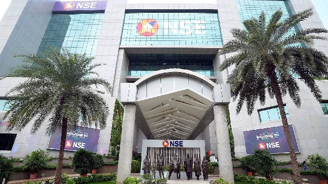Sensex falls over 300 pts, Nifty slips amid fresh tariff concerns and ...