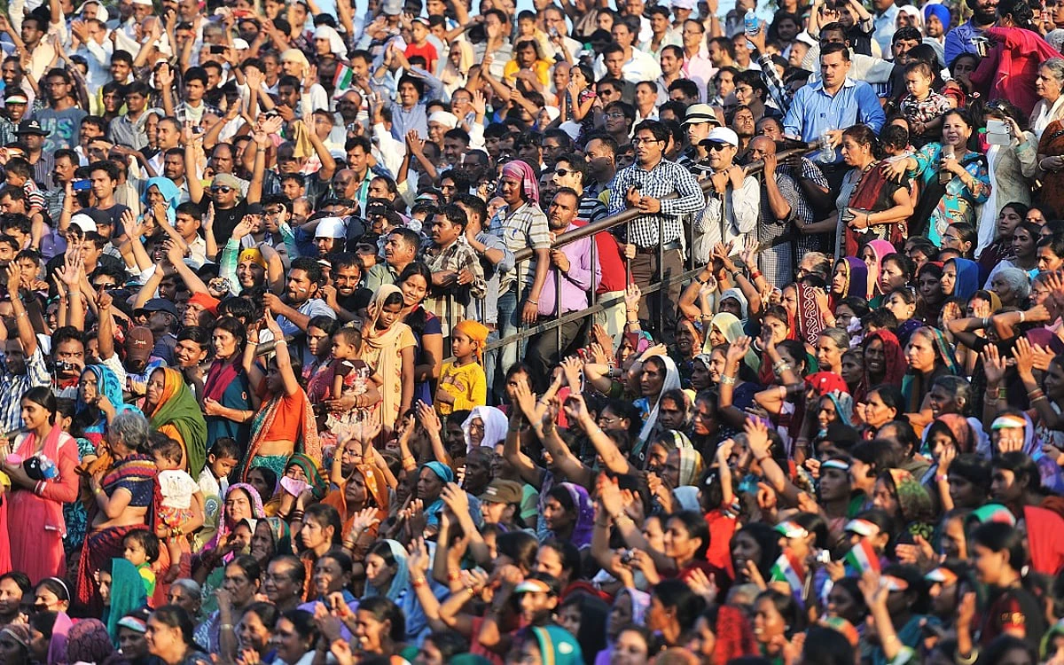 A new mathematical model predicts the world's human population will ...