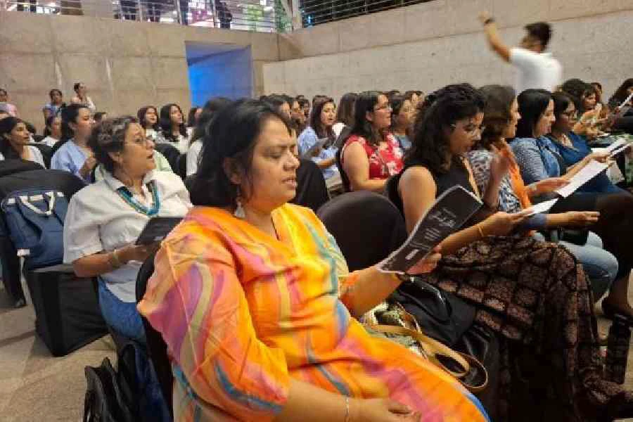Strangers in the choir: Introverts find voice at Bengaluru Flash Jam ...