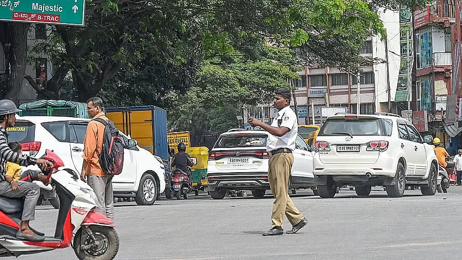 Bengaluru: Traffic closures on 3 roads around Lowry bridge for several ...