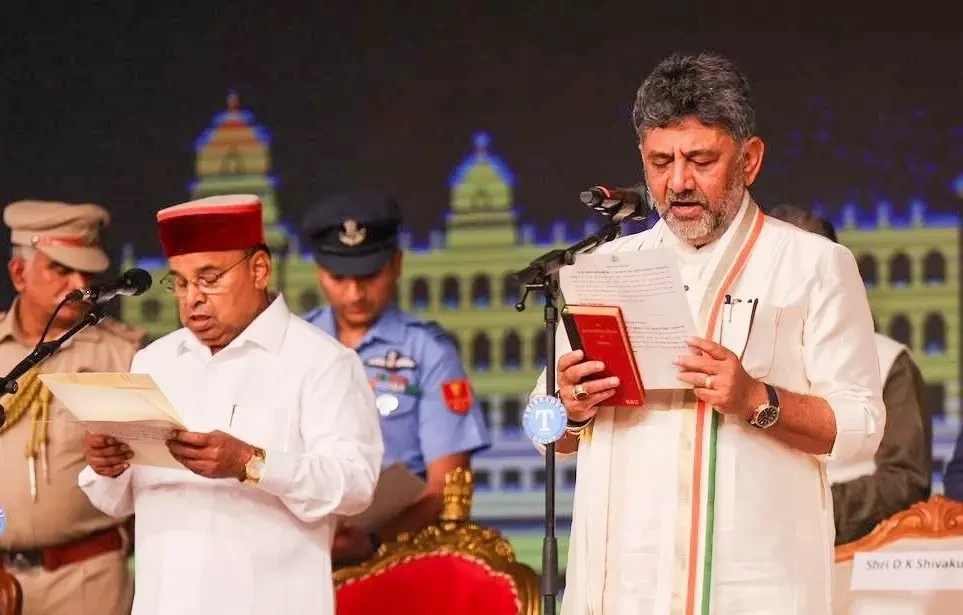 LIVE: DK Shivakumar takes oath with Constitution copy in hand | Dailyhunt