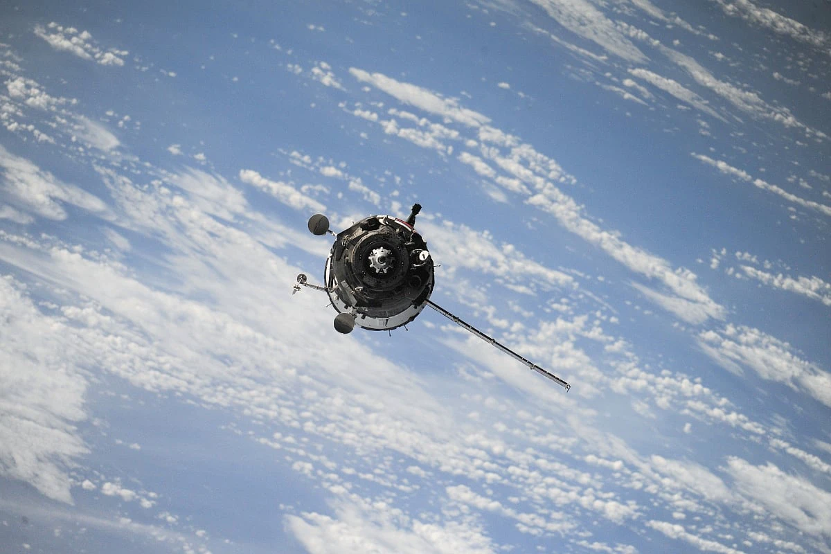 US Space Force Awards SpaceX $4.16 Billion Contract To Build Satellite ...