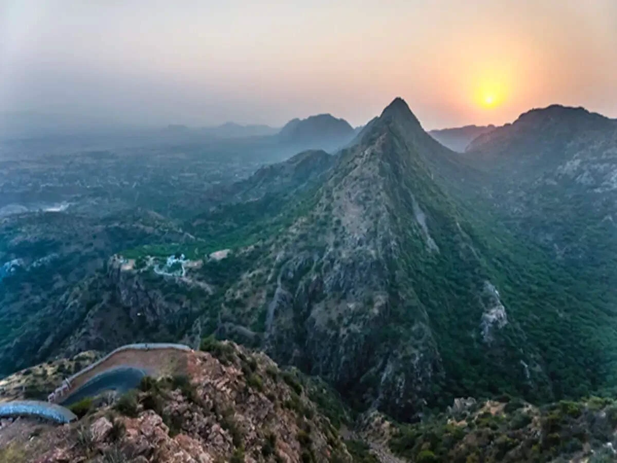 Top 5 Hill Stations Near Mumbai for a Refreshing Escape | Dailyhunt