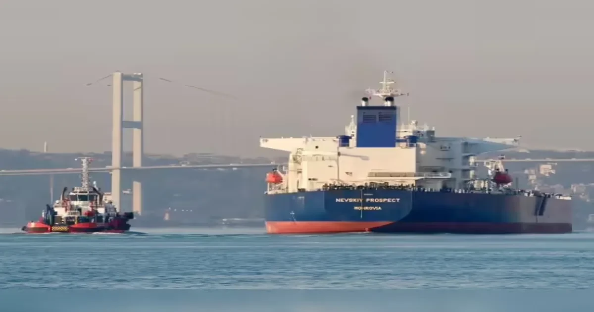 Russian Oil Tankers Switch Course from China to India Ports | Dailyhunt