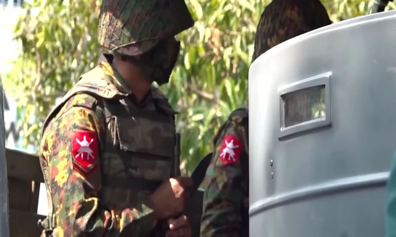 Heavy casualties stall Myanmar military's southern Chin offensive ...