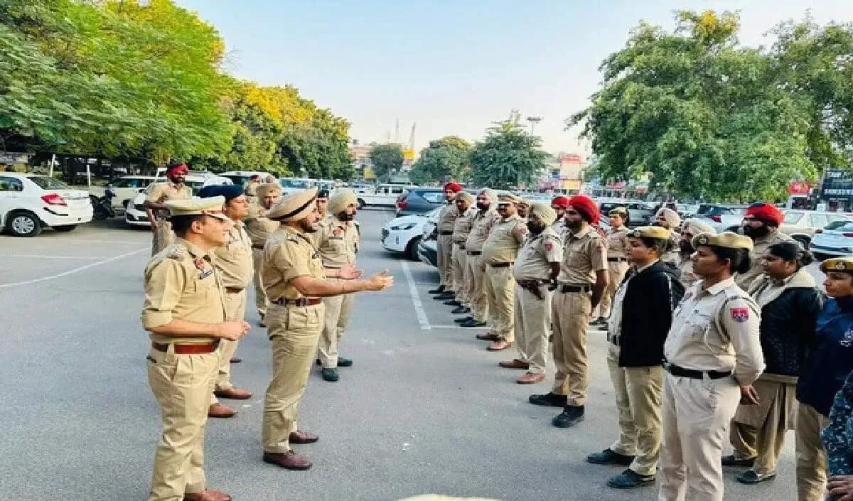 Pathankot Resident Arrested for Spying on Military Activities | Dailyhunt