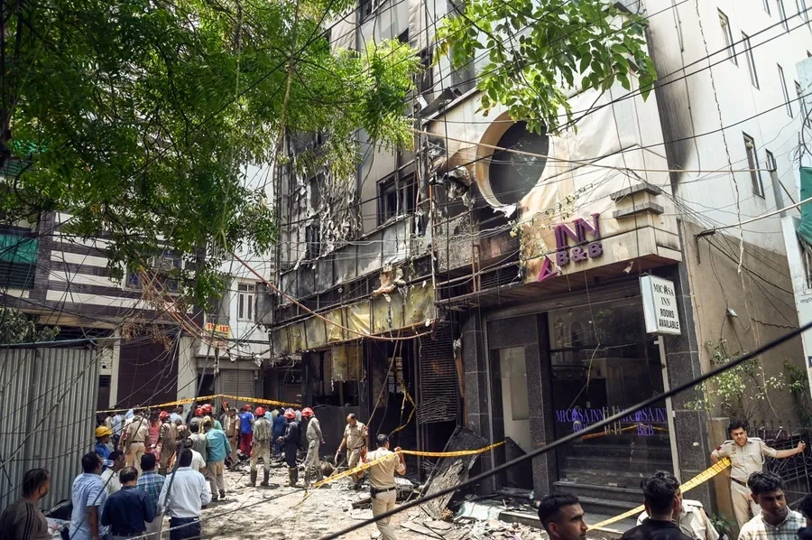 'A woman holding a young child jumped...' Eyewitness account of Delhi ...