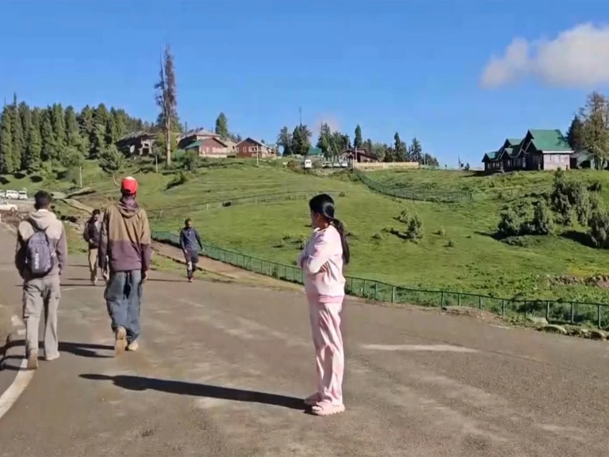 Gulmarg Gondola resumes operation after successful rescue of 286 ...