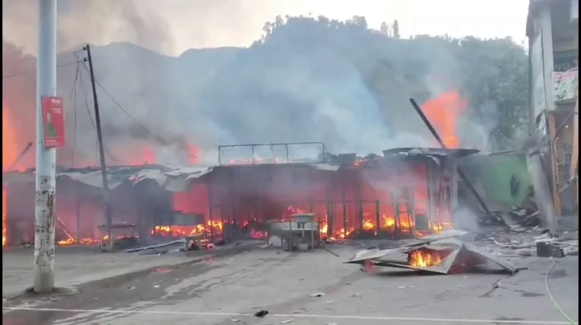 Fire Breaks Out In J&K's Poonch, Nearly A Dozen Shops Gutted | Dailyhunt