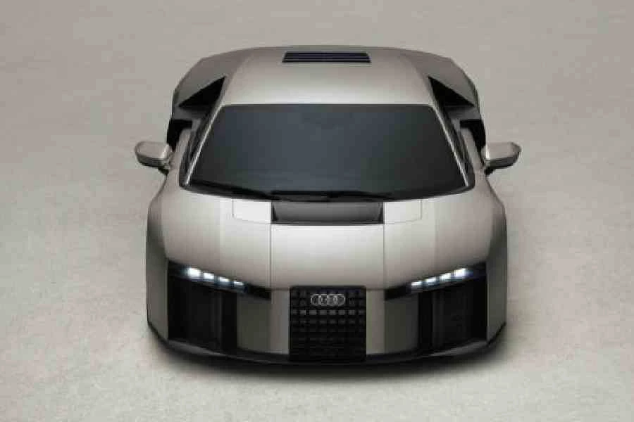 The first Audi supercar with a high-performance hybrid powertrain ...