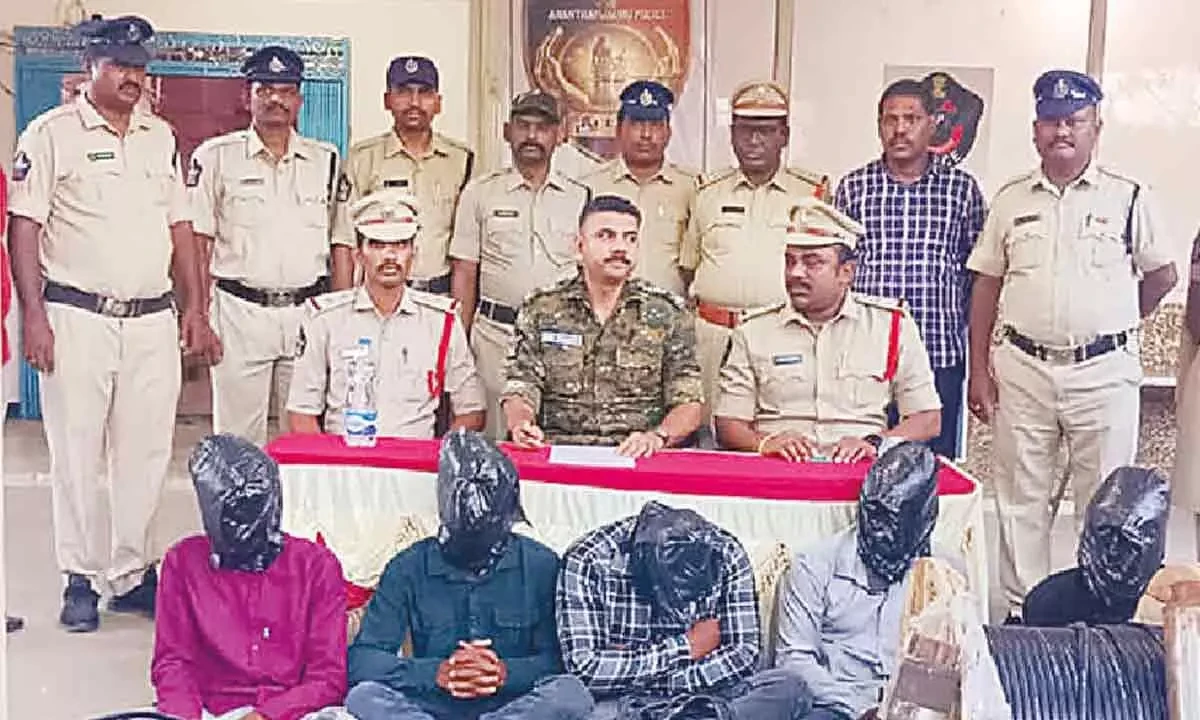 Police bust agricultural cable theft gang; five arrested | Dailyhunt