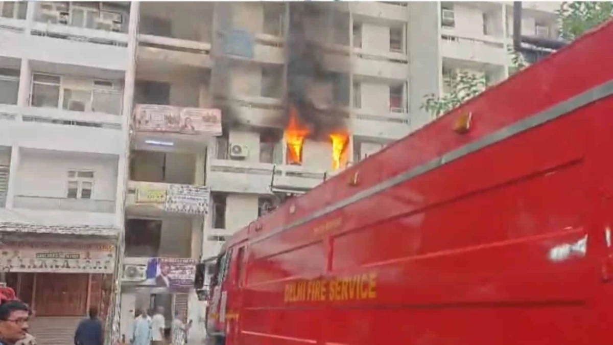 Fire breaks out in Karkardooma Courts complex, no casualties | Dailyhunt