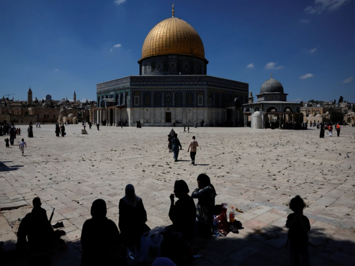 UAE condemns settlers' entry into Al-Aqsa Mosque, raising of Israeli ...