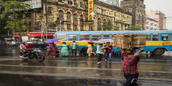 Humid Conditions Continue Across Bengal, Light Rain Likely in Some ...
