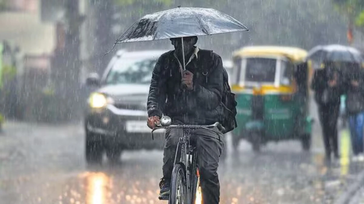Weather Warning: IMD Issues Heavy Rain, Dust Storm Alert for Delhi, UP ...