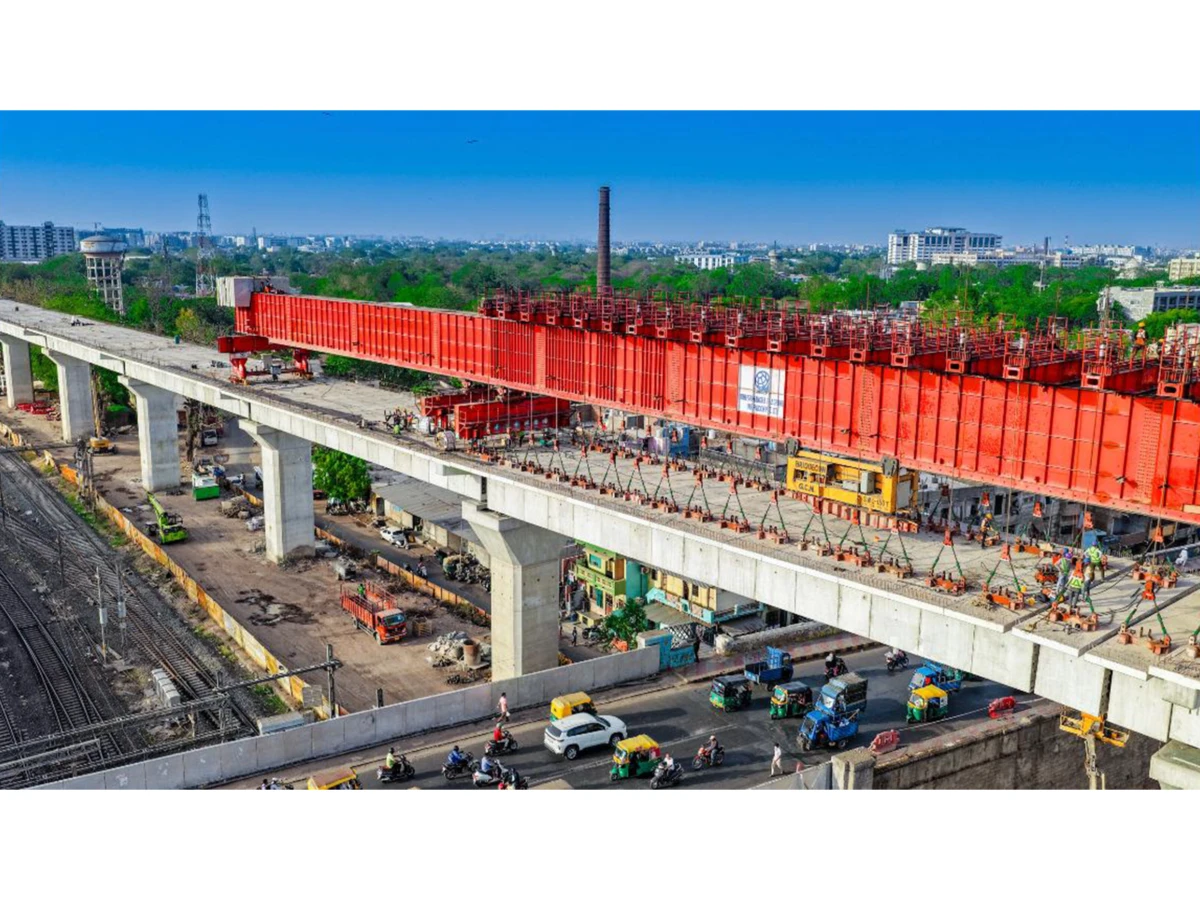 45-meter-long segmental bridge completed over Kalupur flyover in ...