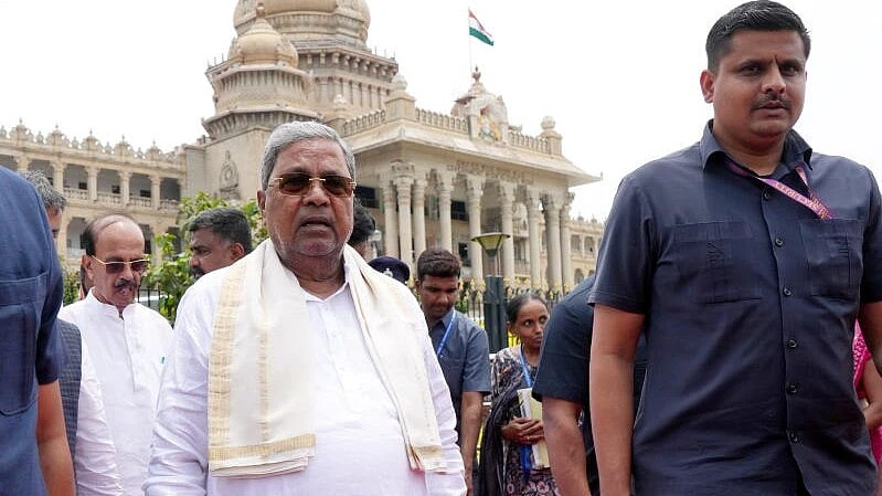 Siddaramaiah under tremendous pressure to not resign, but 'has given ...