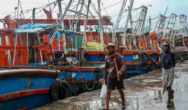 Kerala announces 52-day monsoon trawling ban from June 9 | Dailyhunt