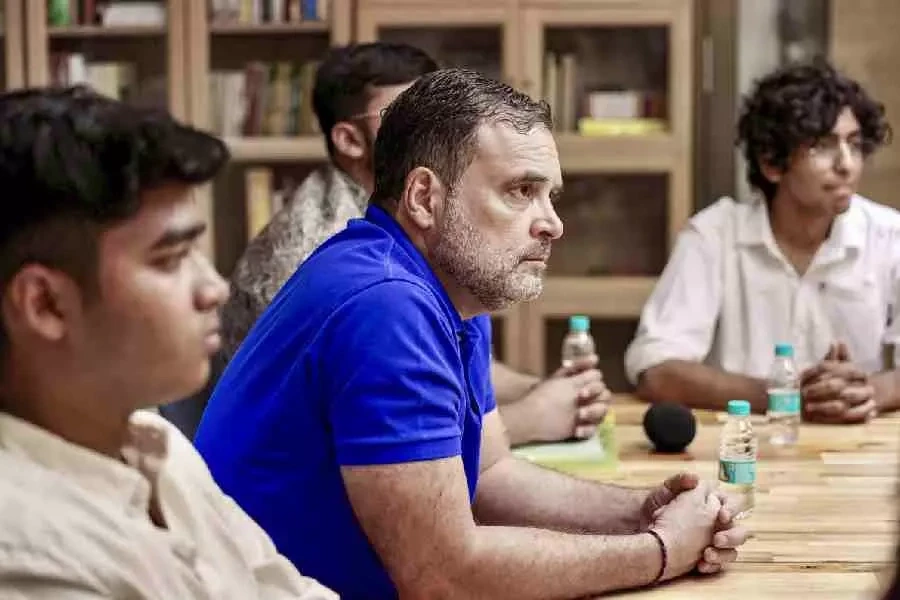 CBSE OSM row: Rahul Gandhi meets students who raised concerns | Dailyhunt