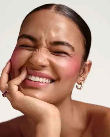 Sweaty skin makeup is becoming summer 2026's coolest 'hot girl' beauty ...