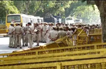 Delhi deploys 40 paramilitary companies for Cockroach Janta Party ...