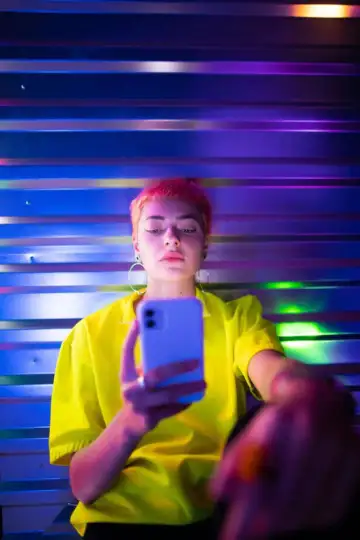 Think we are glued to the screens all the time? Here are 5 tech myths ...