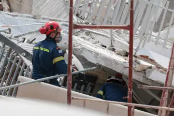 Four-storey apartment block collapses in Athens, rescue operation ...
