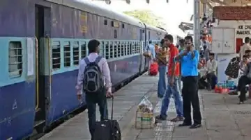 Train Cancelled: রাজ্য-সহ দেশের বিভিন্ন স্থানে বাতিল বহু ট্রেন! যাত্রার ...