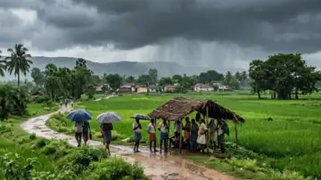 Kolkata Weather: অবশেষে বাংলায় বর্ষা, উত্তরে প্রবল বৃষ্টি, দক্ষিণে কবে ...