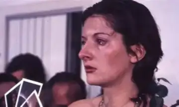 Rhythm 0: She stood still for six hours, what happened next shocked the ...