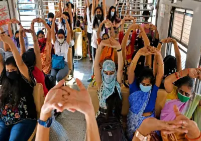 Heal-Station Brings Yoga To Mumbai Local Trains | Dailyhunt