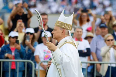 Pope Ends Spain Visit With Migrant Meetings | Dailyhunt