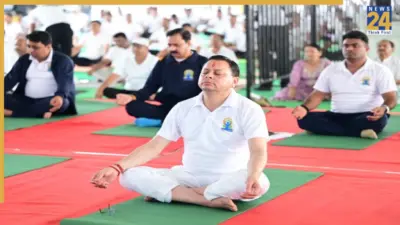 Uttarakhand Chief Minister participates in mass Yoga session at Banbasa ...