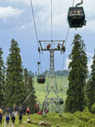 J&K Govt forms panel to probe Gulmarg cable car malfunction | Dailyhunt